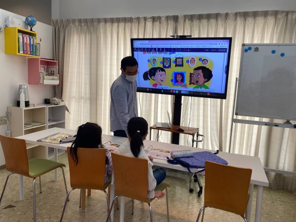 みんなで仲良くlesson！ | 小学生で英検®2級合格めざす英語教室AIC Kids